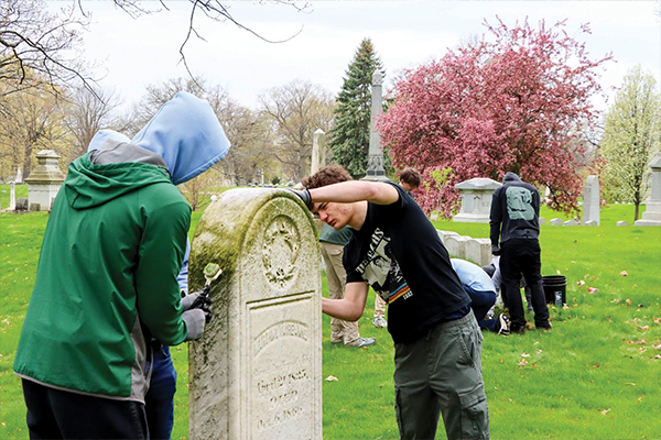 MUHS Students Restore Graves, Remember Souls - Catholic Herald